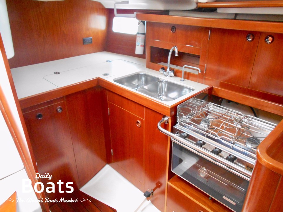 1996 Beneteau Oceanis 351 for sale. View price, photos and Buy 1996 ...