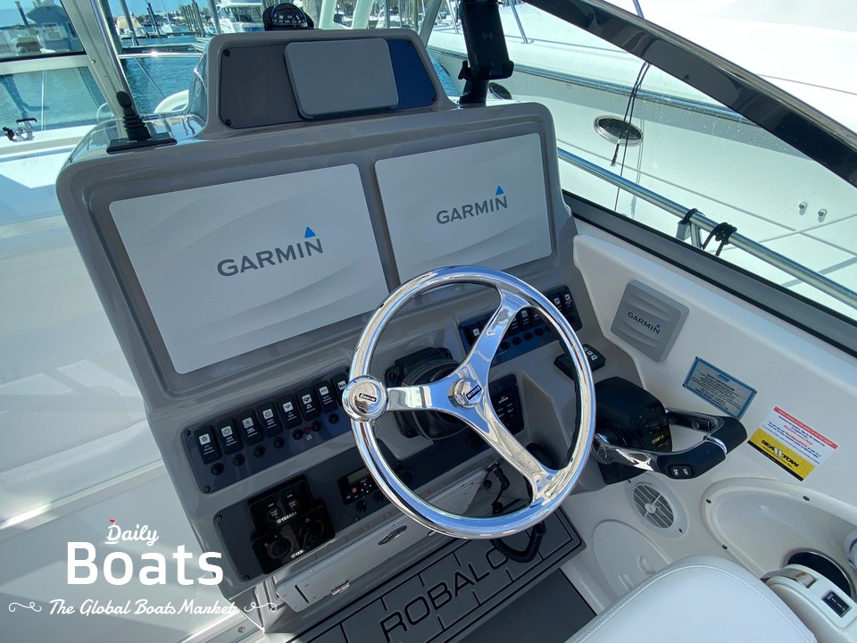 2018 Robalo R305 Walkaround for sale. View price, photos and Buy 2018 ...