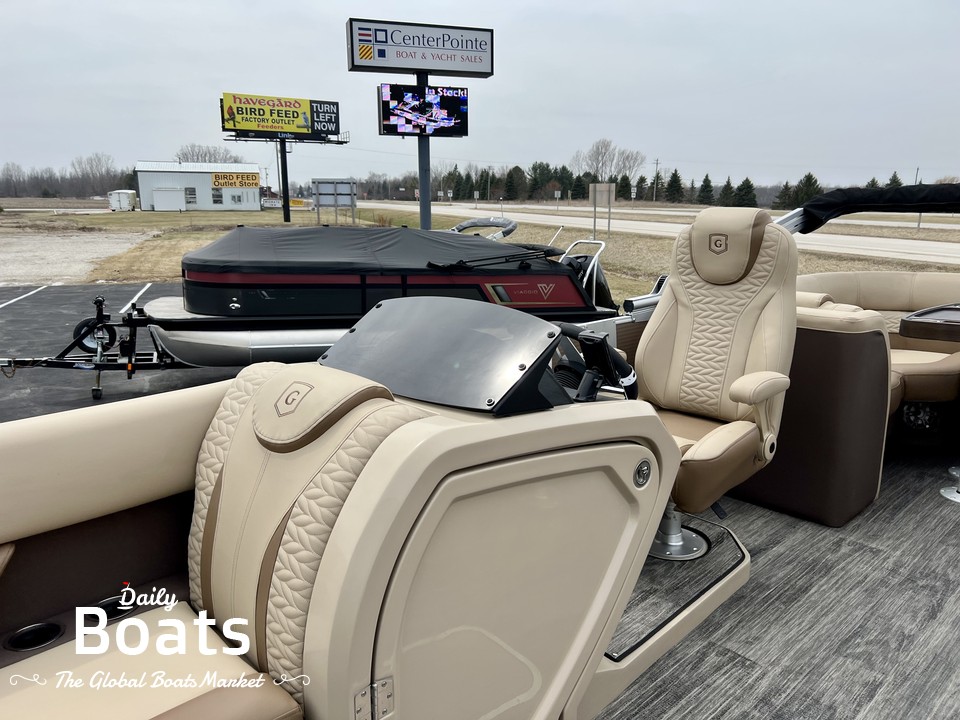 2022 Godfrey Mc 235 Split Bench for sale. View price, photos and Buy ...