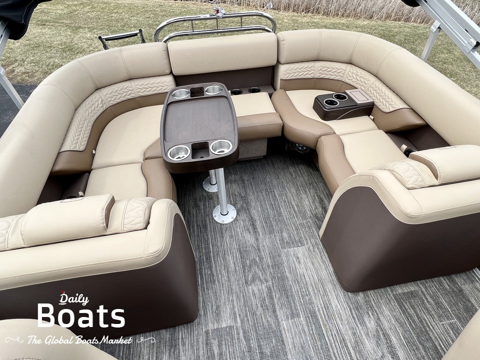 2022 Godfrey Mc 235 Split Bench for sale. View price, photos and Buy ...