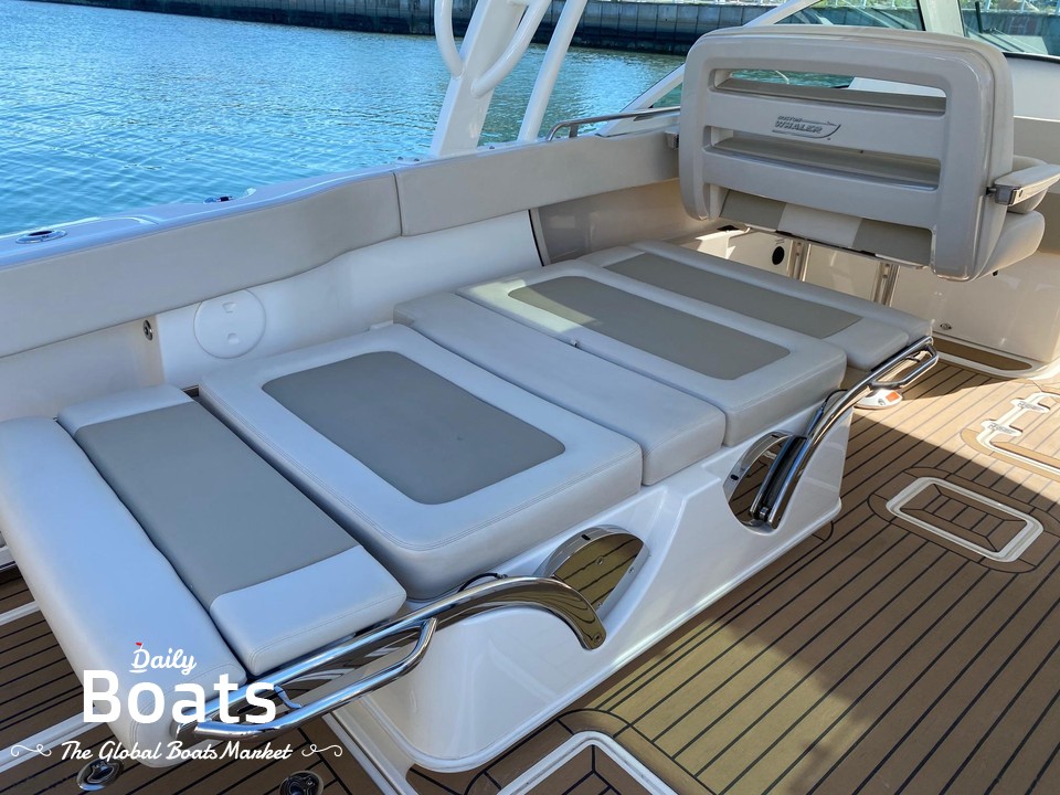 2019 Boston Whaler 320 Vantage for sale. View price, photos and Buy ...