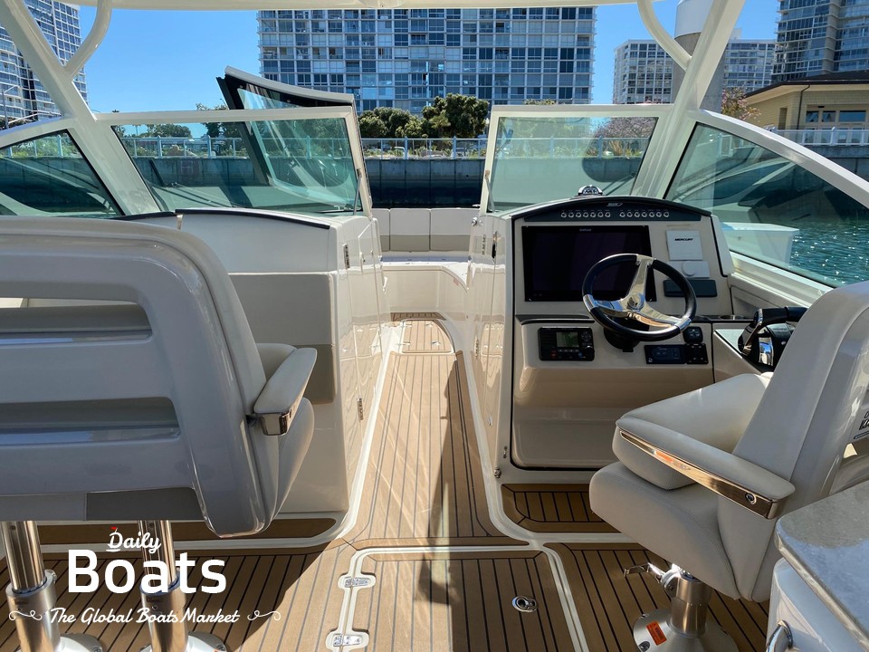 2019 Boston Whaler 320 Vantage for sale. View price, photos and Buy ...