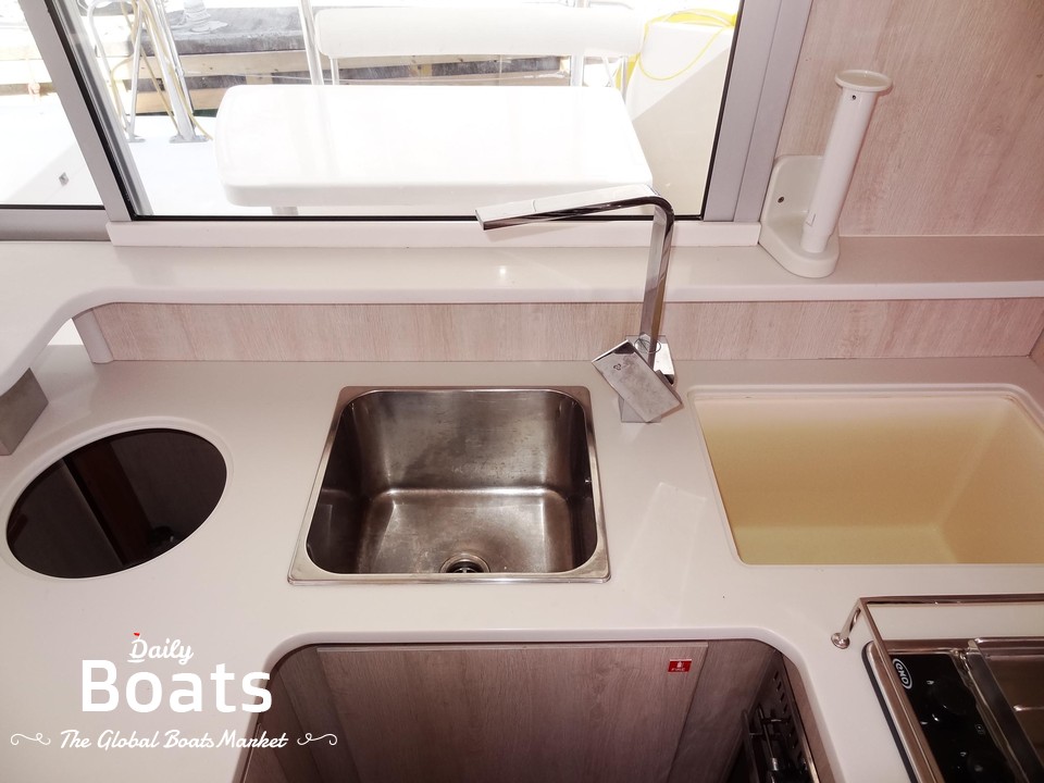 2015 Leopard 39 Powercat for sale. View price, photos and Buy 2015 ...