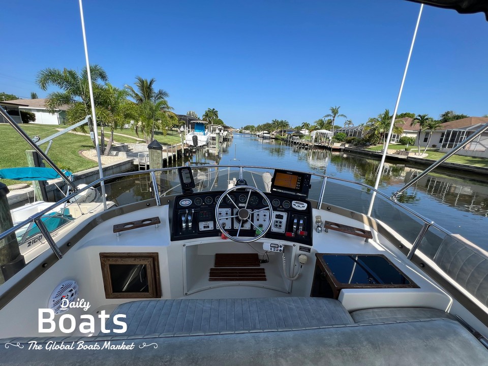 1987 Carver 28 Mariner / Voyager for sale. View price, photos and Buy ...