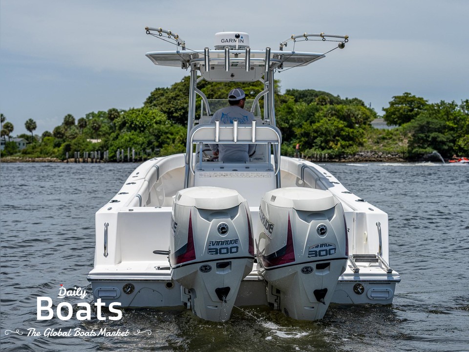 2013 Ocean Runner 2900 C/C Open Fisherman for sale. View price, photos ...