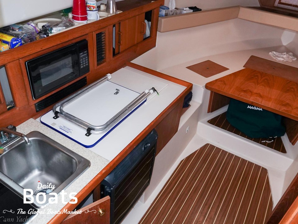 2000 Mainship Pilot 30 for sale. View price, photos and Buy 2000 ...