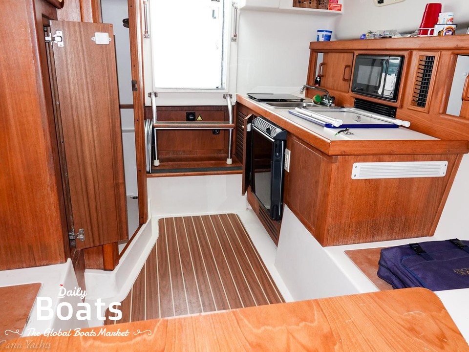 2000 Mainship Pilot 30 for sale. View price, photos and Buy 2000 ...