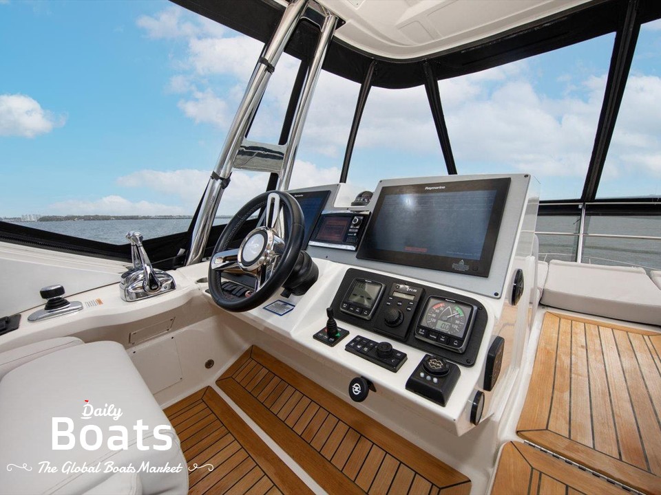 2017 Sea Ray 590 Flybridge for sale. View price, photos and Buy 2017 ...