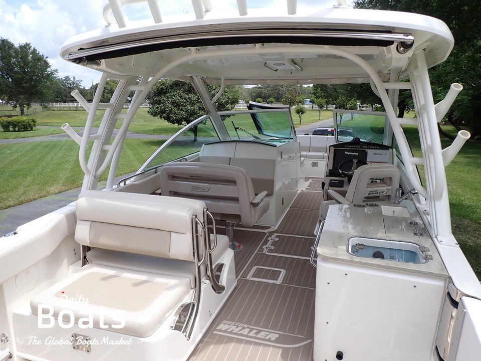 2018 Boston Whaler 320 Vantage for sale. View price, photos and Buy ...