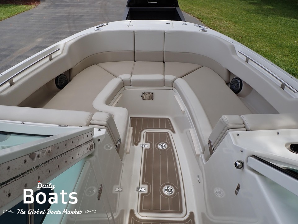 2018 Boston Whaler 320 Vantage for sale. View price, photos and Buy ...