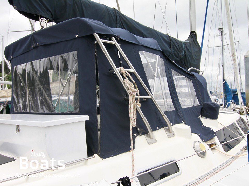 1991 Hunter Passage 42 for sale. View price, photos and Buy 1991 Hunter ...