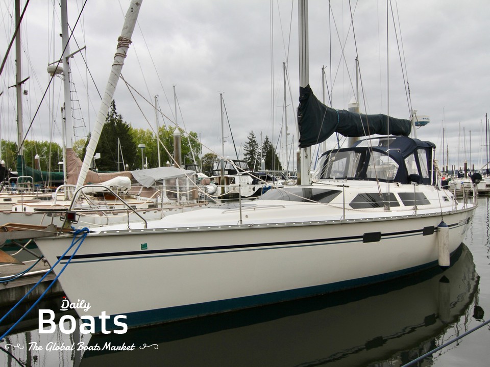 1991 Hunter Passage 42 for sale. View price, photos and Buy 1991 Hunter ...