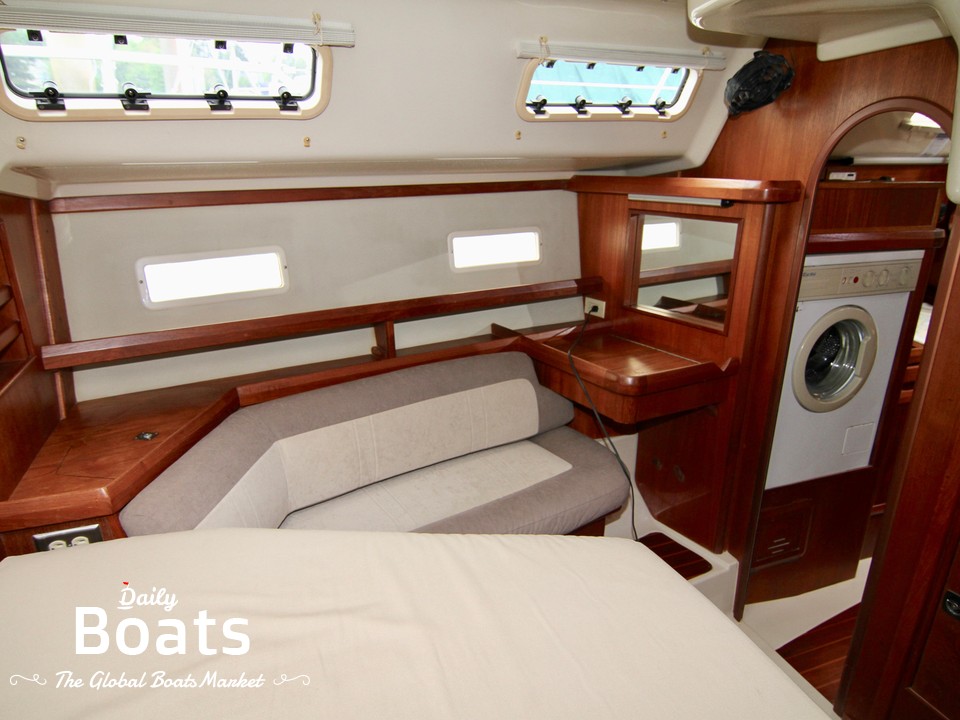 1991 Hunter Passage 42 for sale. View price, photos and Buy 1991 Hunter ...