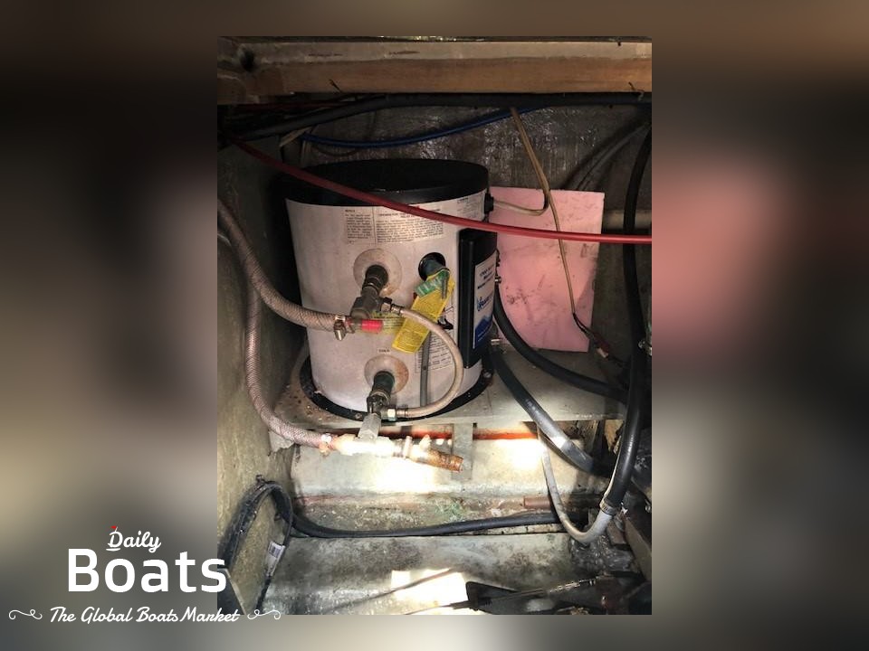 1980 Dyer 40 Express Cruiser for sale. View price, photos and Buy 1980 ...