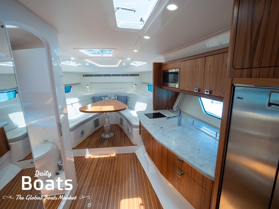 2022 Intrepid 477 Evolution Sport Yacht Q450 for sale. View price ...