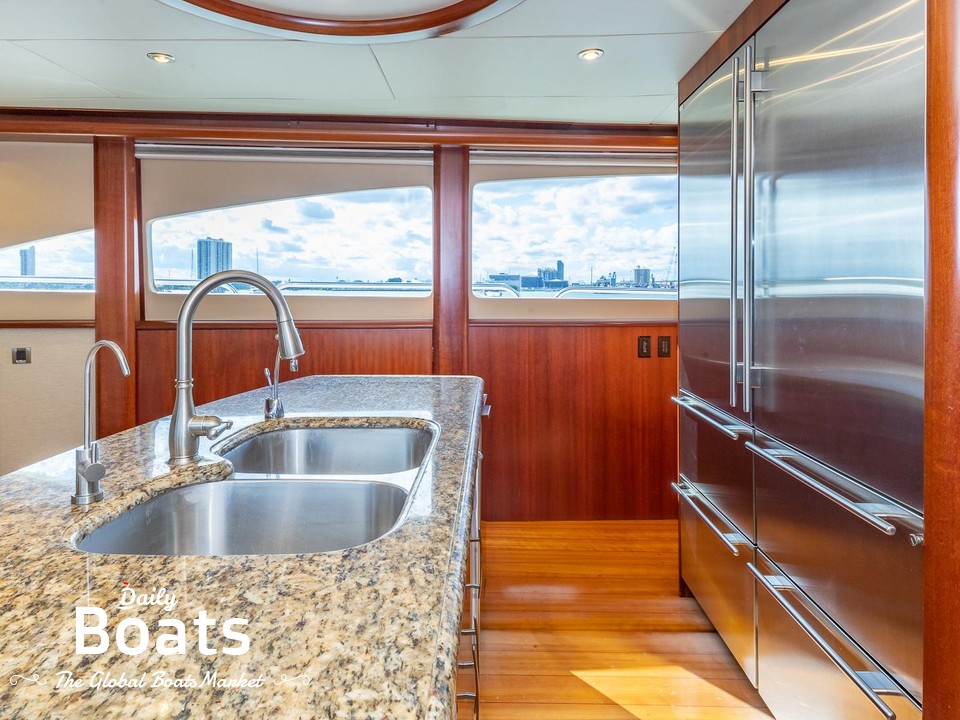 2007 Lazzara Yachts 116 for sale. View price, photos and Buy 2007 ...