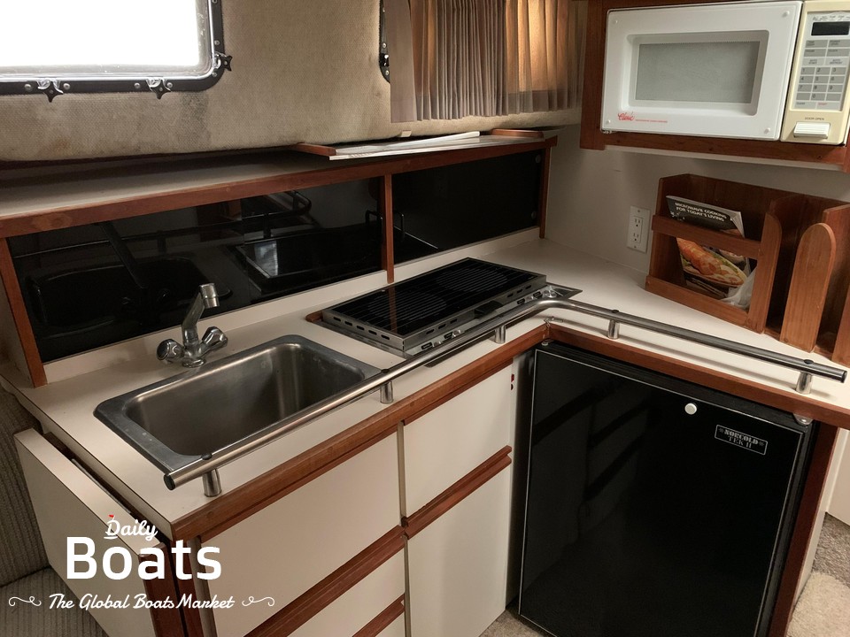 1988 Carver Riviera for sale. View price, photos and Buy 1988 Carver ...