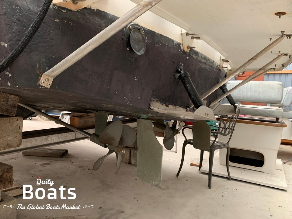 1988 Carver Riviera for sale. View price, photos and Buy 1988 Carver ...