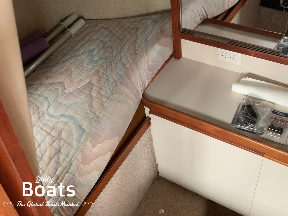 1988 Carver Riviera for sale. View price, photos and Buy 1988 Carver ...