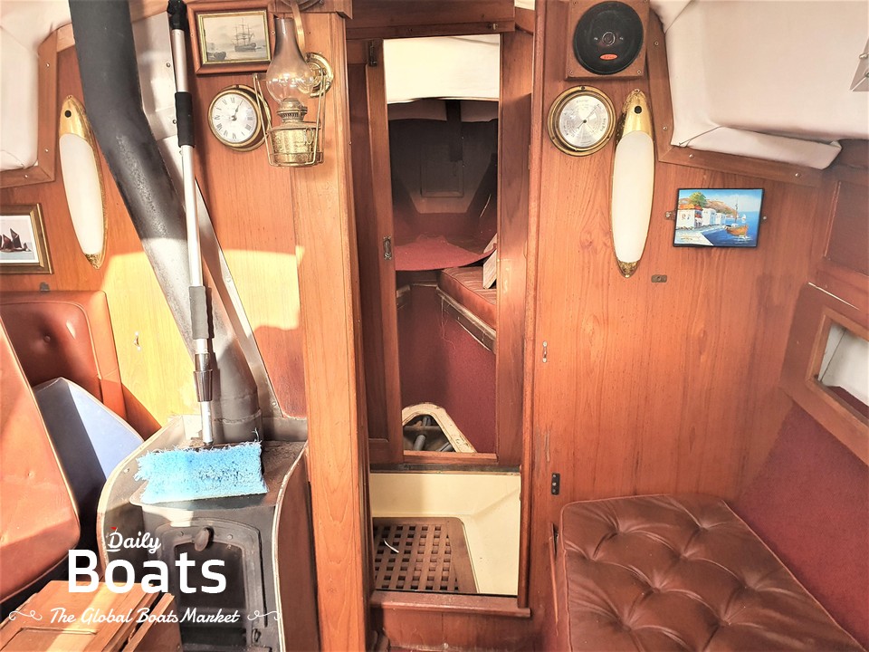 1982 Elizabethan 33 for sale. View price, photos and Buy 1982 ...