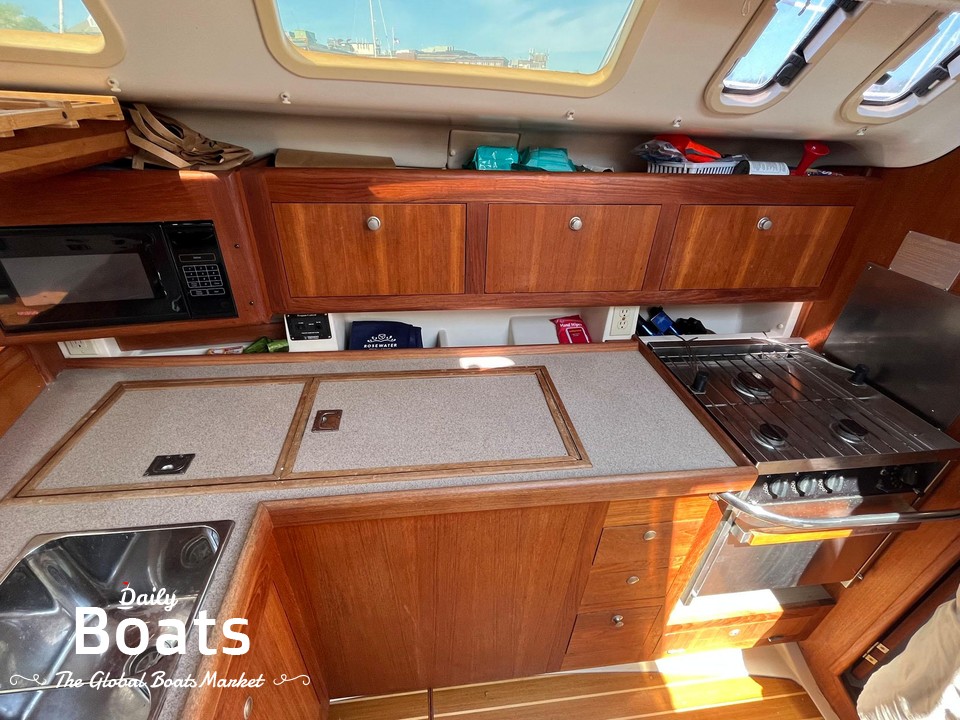 2001 Hunter 380 for sale. View price, photos and Buy 2001 Hunter 380 ...