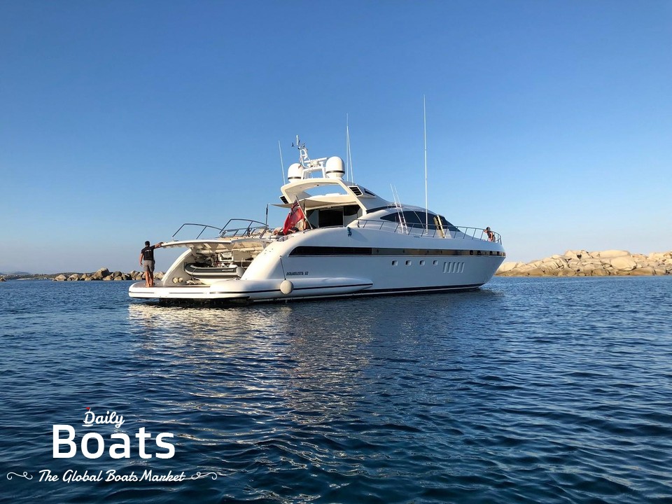 2010 Mangusta 92 на продажу. Посмотреть цену, фотографии и Купить 2010 ...