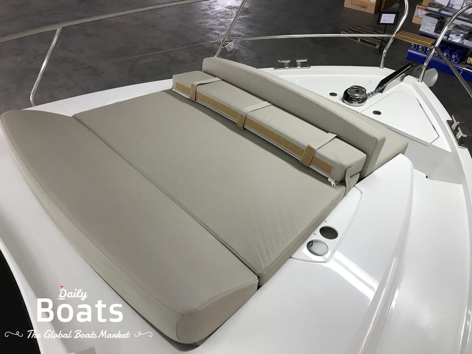 2022 Sealine C335 for sale. View price, photos and Buy 2022 Sealine ...
