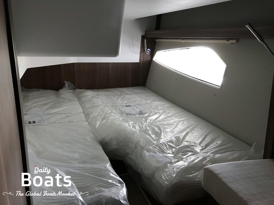 2022 Sealine C335 for sale. View price, photos and Buy 2022 Sealine ...
