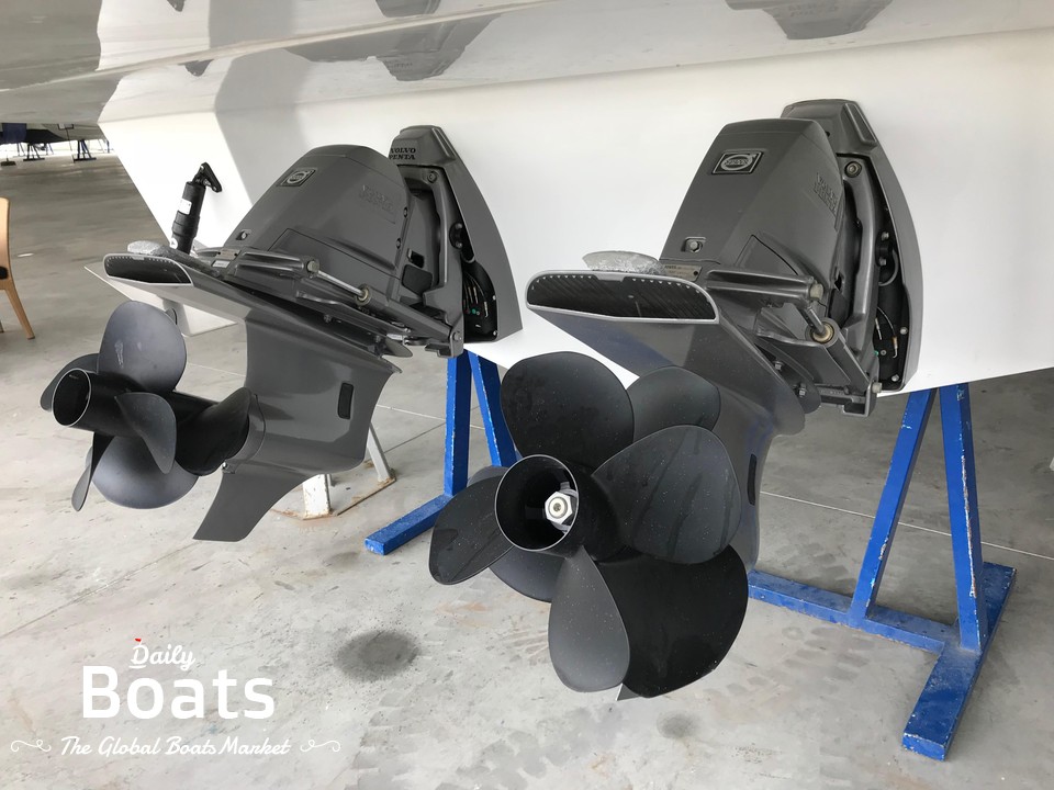2022 Sealine C335 for sale. View price, photos and Buy 2022 Sealine ...