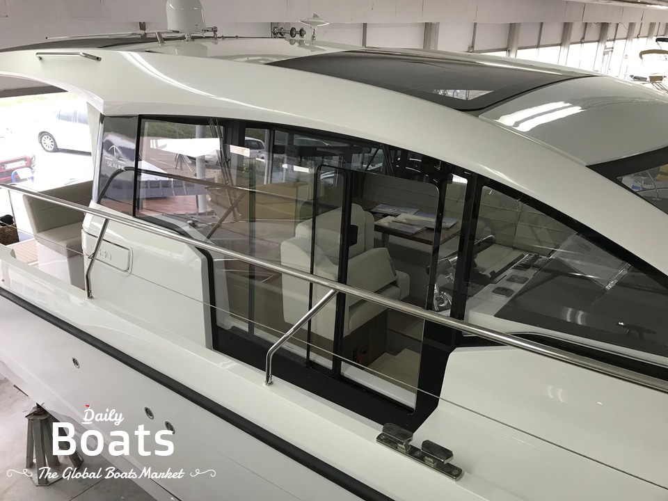 2022 Sealine C335 for sale. View price, photos and Buy 2022 Sealine ...