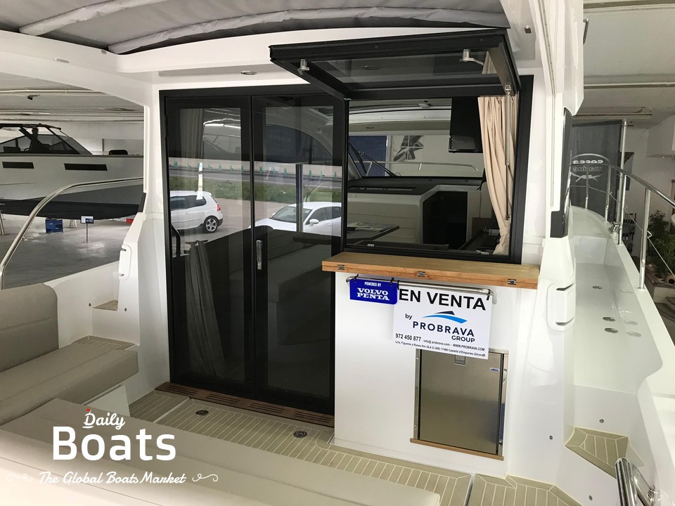 2022 Sealine C335 for sale. View price, photos and Buy 2022 Sealine ...