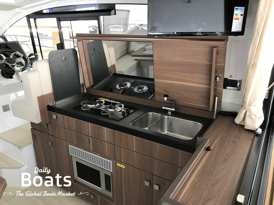 2022 Sealine C335 for sale. View price, photos and Buy 2022 Sealine ...