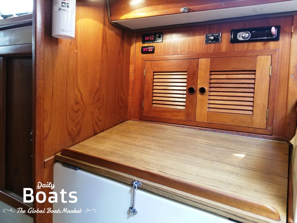 1982 Irwin 37 Mk V for sale. View price, photos and Buy 1982 Irwin 37 ...