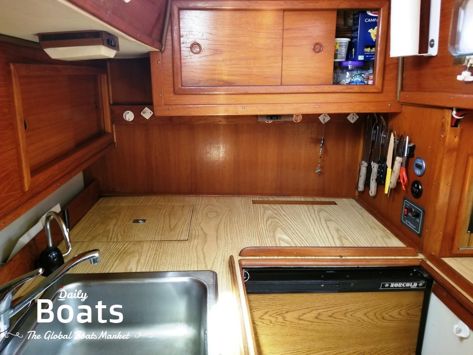 1982 Irwin 37 Mk V for sale. View price, photos and Buy 1982 Irwin 37 ...