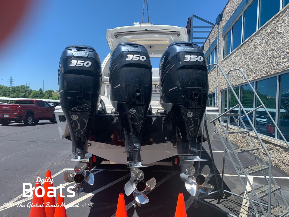 2020 Formula 350 Crossover Bowrider for sale. View price, photos and ...