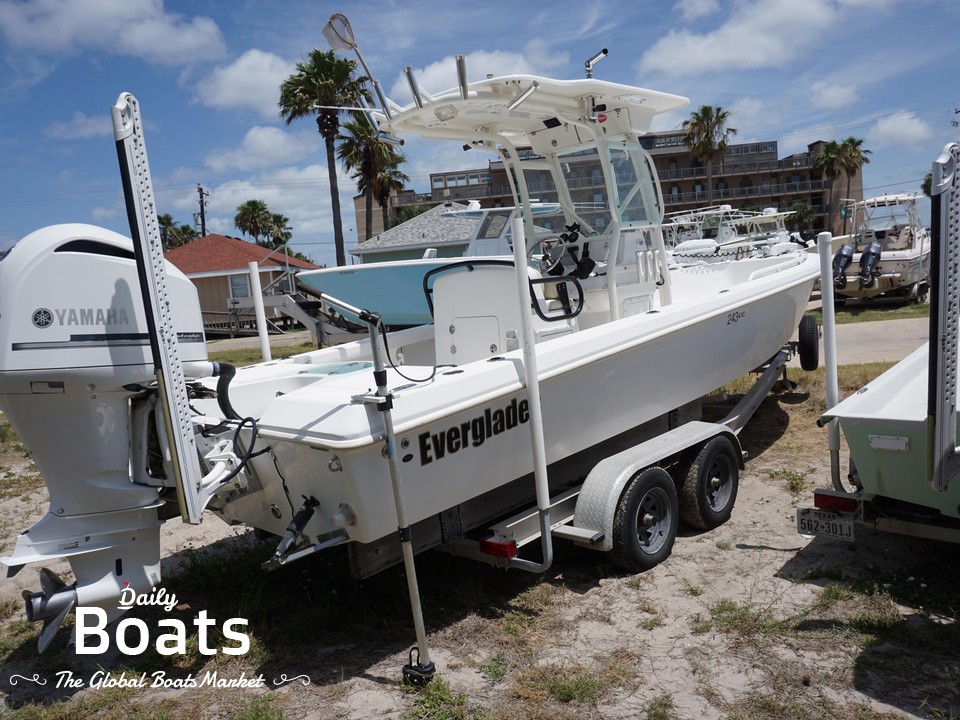 2005 Everglades 243 Cc for sale. View price, photos and Buy 2005 ...