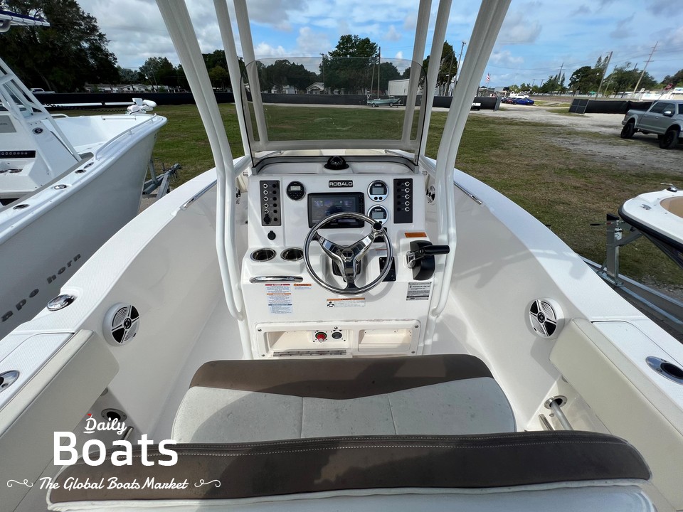 2017 Robalo R200 Center Console for sale. View price, photos and Buy ...