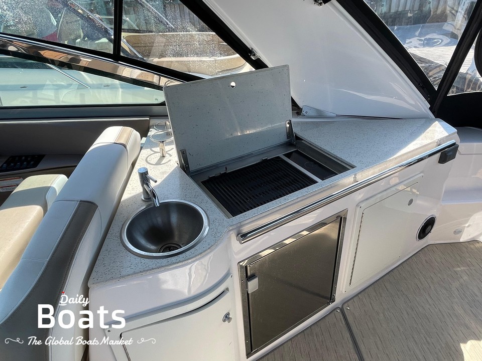 2017 Regal 32 Express for sale. View price, photos and Buy 2017 Regal ...