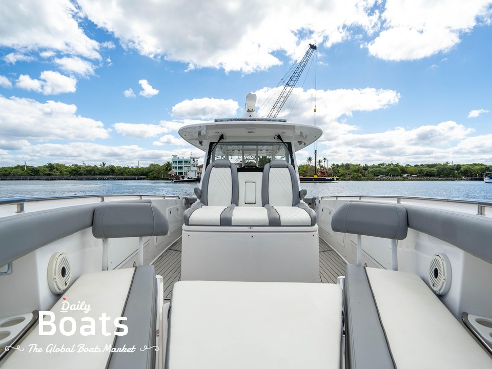 2020 Everglades 435 for sale. View price, photos and Buy 2020 ...