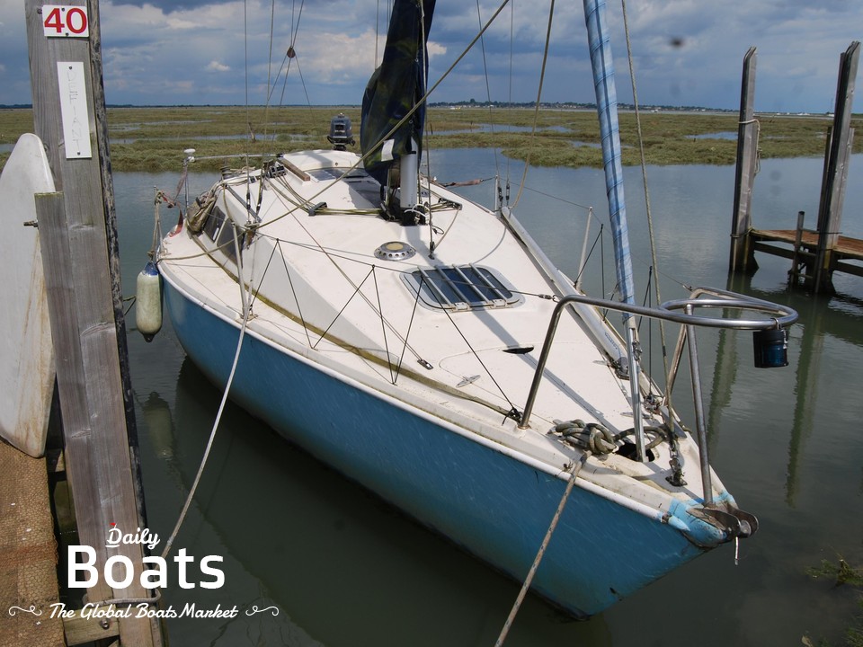 1981 Hunter Delta 25 à vendre. Voir le prix, les photos et Acheter 1981 ...