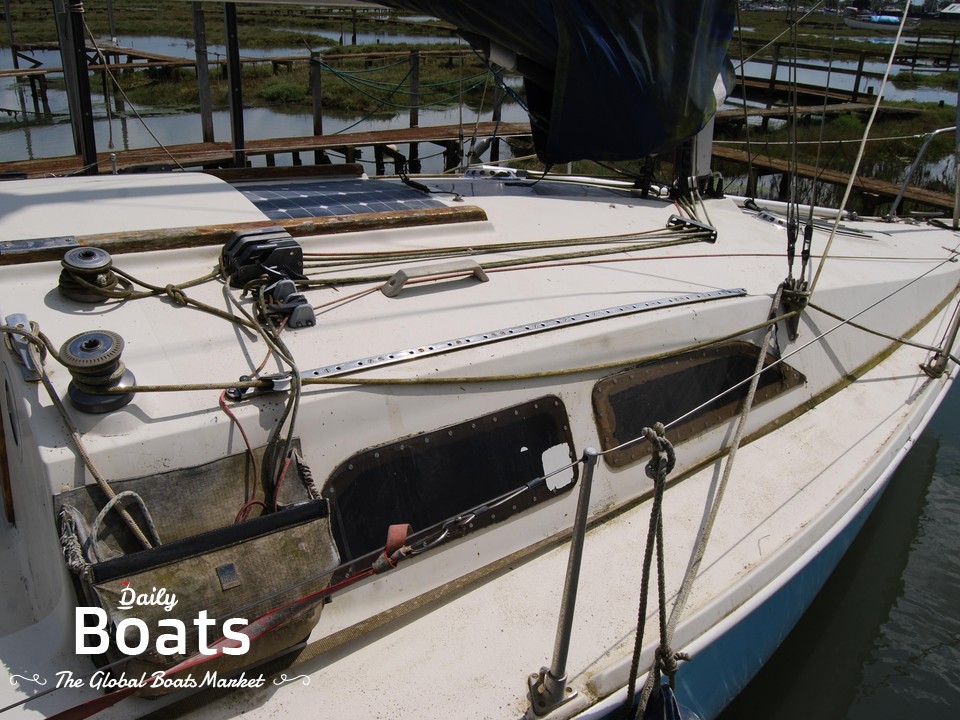 1981 Hunter Delta 25 à vendre. Voir le prix, les photos et Acheter 1981 ...