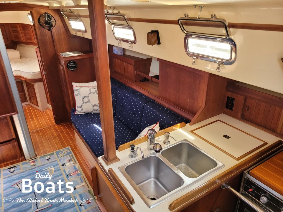 1990 Island Packet 35 for sale. View price, photos and Buy 1990 Island ...