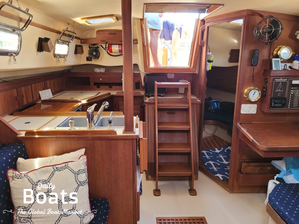 1990 Island Packet 35 for sale. View price, photos and Buy 1990 Island ...