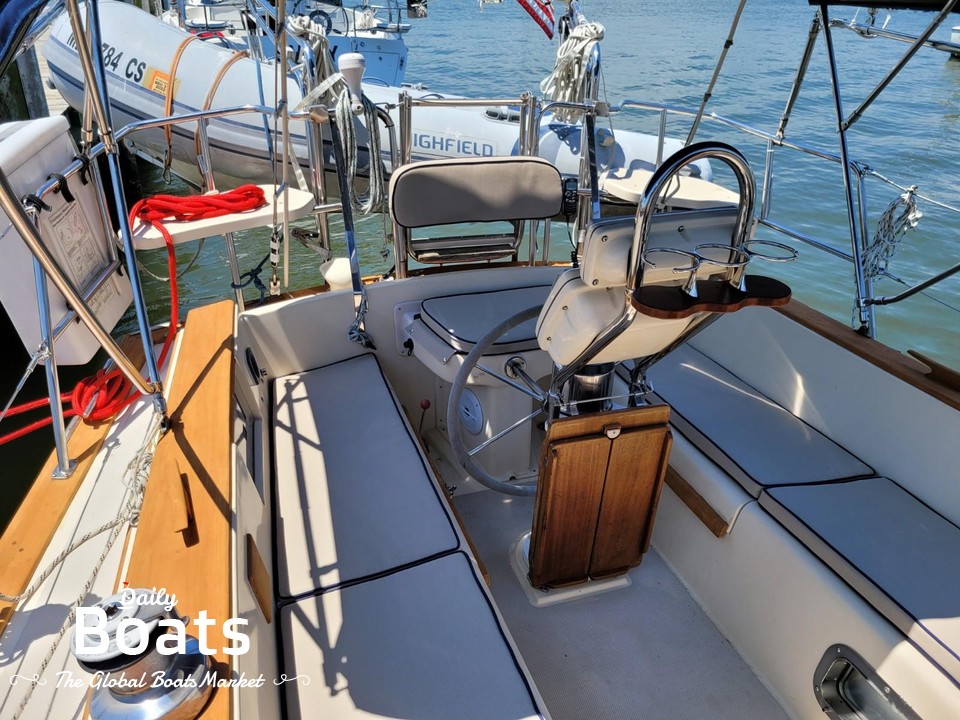 1990 Island Packet 35 for sale. View price, photos and Buy 1990 Island ...