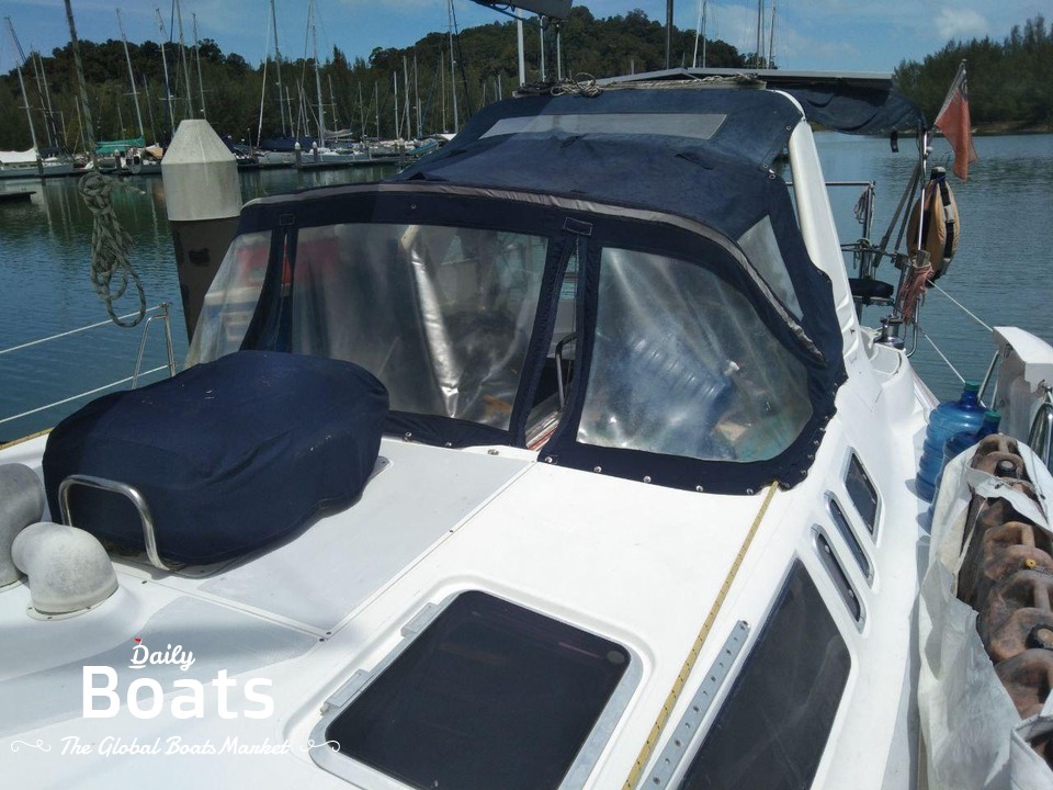 1995 Hunter Legend 430 for sale. View price, photos and Buy 1995 Hunter ...