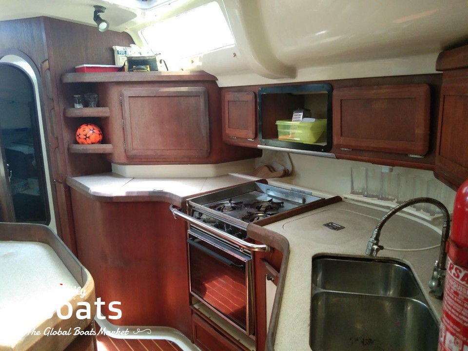 1995 Hunter Legend 430 for sale. View price, photos and Buy 1995 Hunter ...