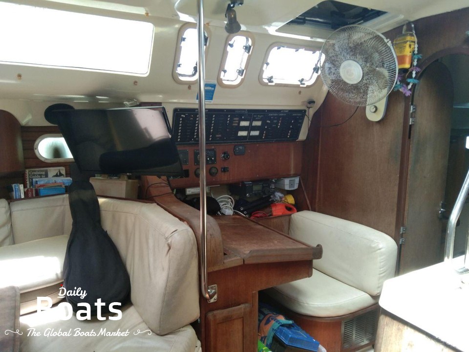 1995 Hunter Legend 430 for sale. View price, photos and Buy 1995 Hunter ...