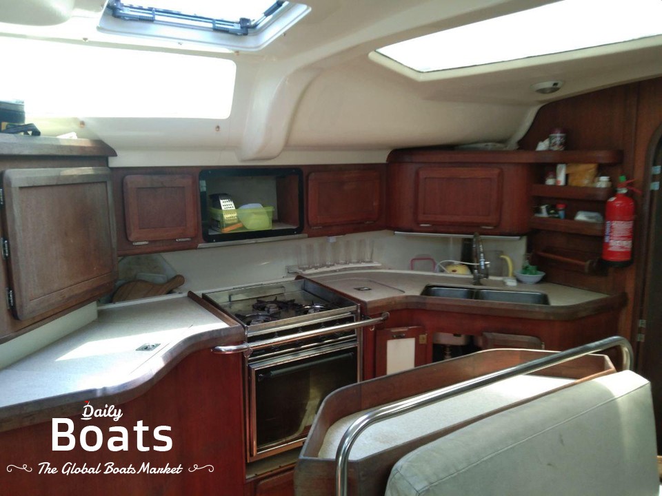 1995 Hunter Legend 430 for sale. View price, photos and Buy 1995 Hunter ...