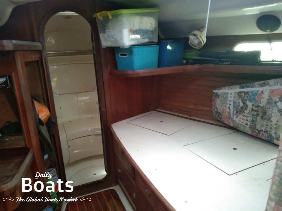 1995 Hunter Legend 430 for sale. View price, photos and Buy 1995 Hunter ...
