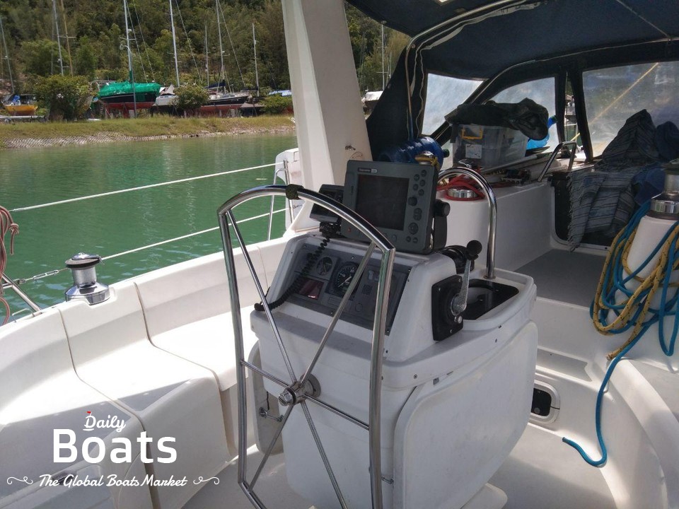 1995 Hunter Legend 430 for sale. View price, photos and Buy 1995 Hunter ...